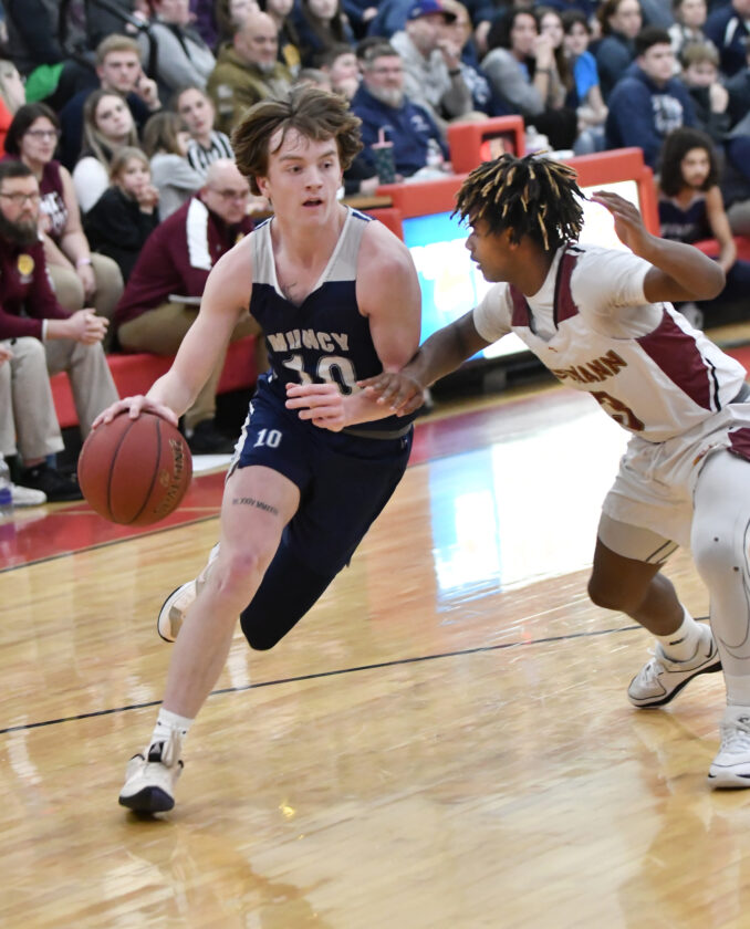 Repeat after me: Muncy repeats as D4 champions, winning instant classic ...